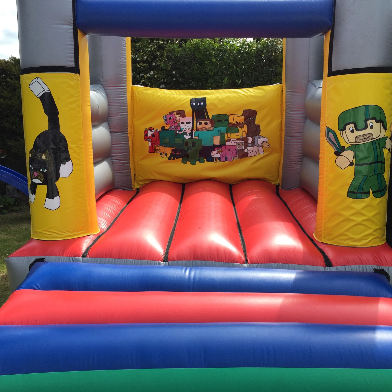 Minecraft Bouncy Castle Hire West Sussex - BOUNCY CASTLE HIRE CRAWLEY ...